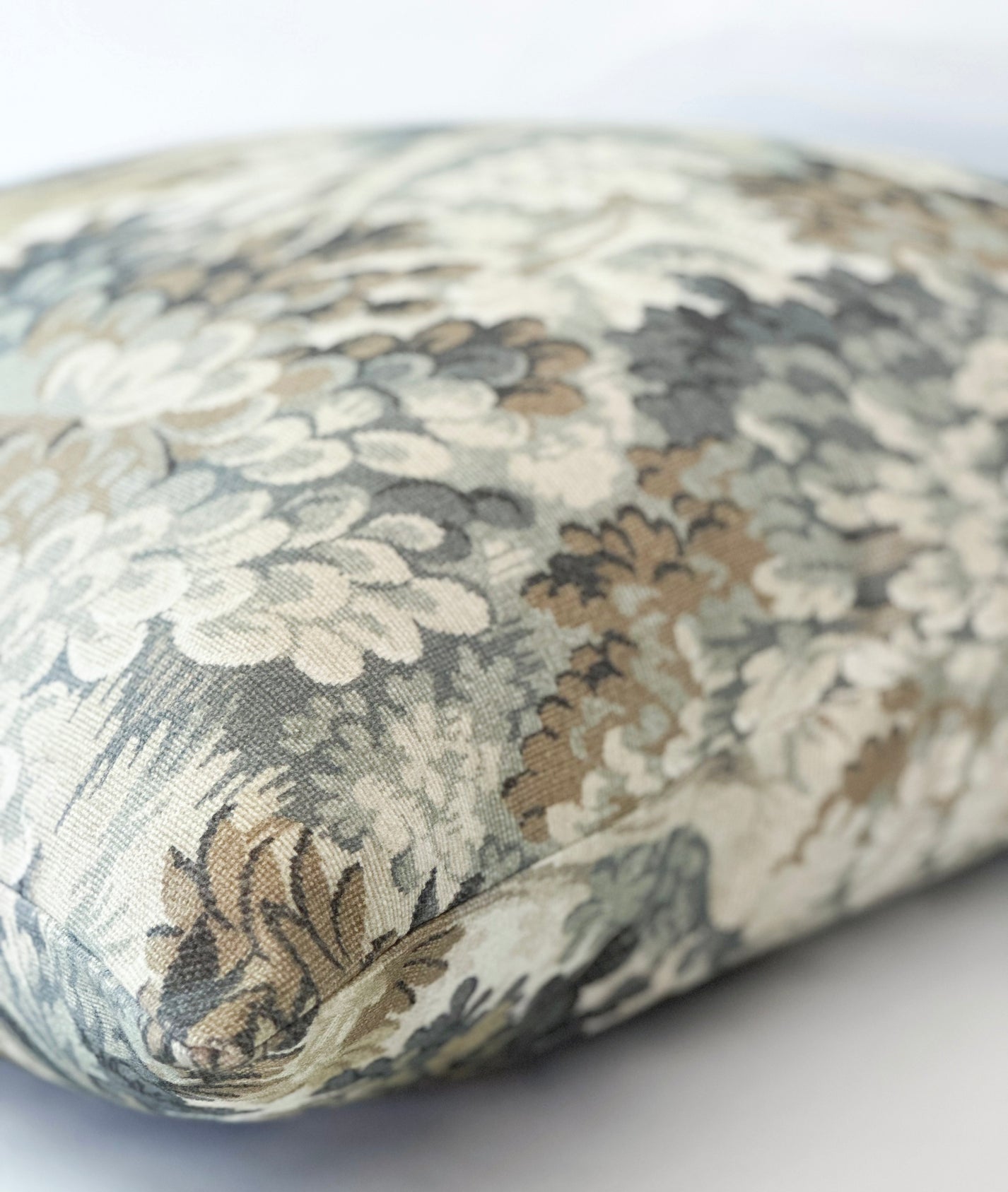 Wilder -STUDIO SAMPLE – Jolie Marche